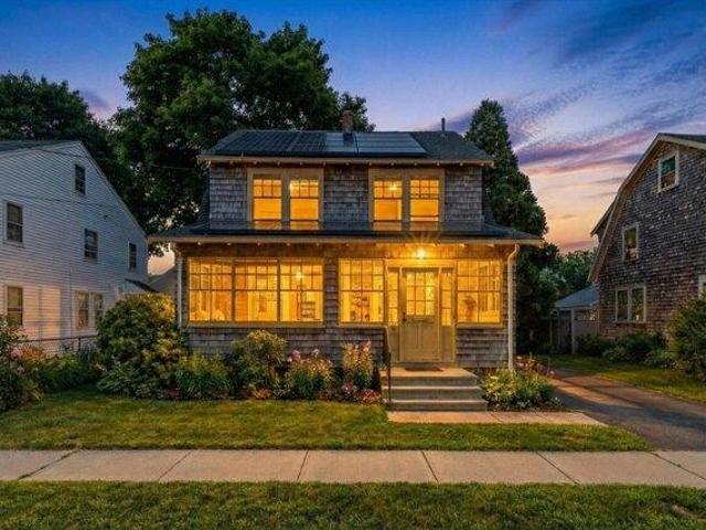 4 bedroom, Hyannis MA 02601 102668494
