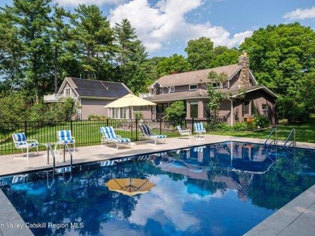 4 bedroom, Hyde Park NY 12538 104906405