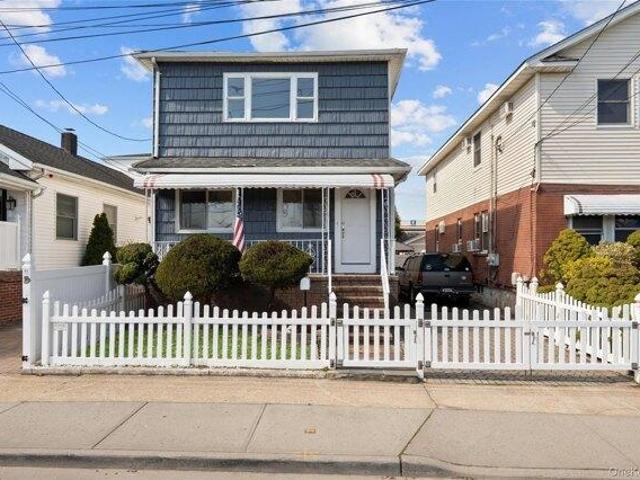 4 bedroom, Inwood NY 11096 101171677