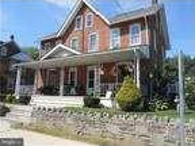 4 bedroom in Coatesville PA 19320