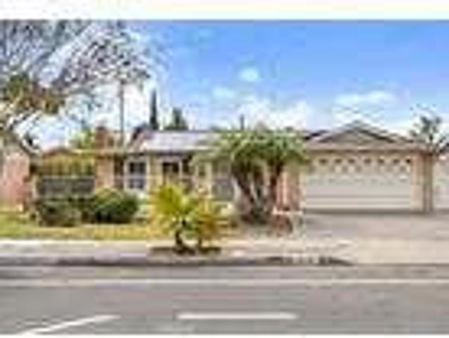 4 bedroom in Costa Mesa CA 92626