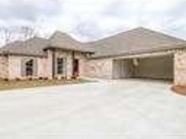 4 bedroom in Canton MS 39046