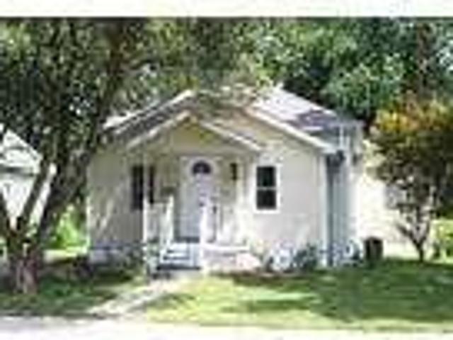 4 bedroom in Carlinville Illinois 62626
