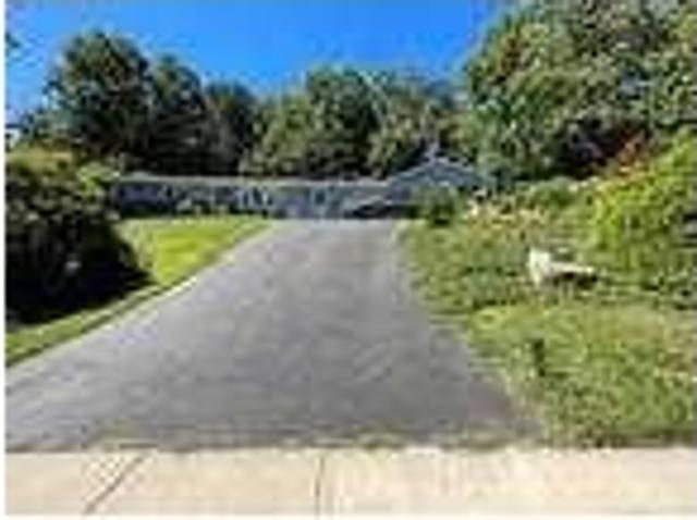 4 bedroom in Cheshire Connecticut 06410