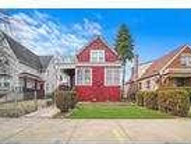 4 bedroom in Chicago IL 60620