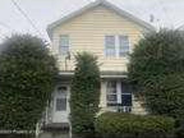 4 bedroom in Avoca PA 18641