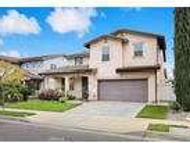 4 bedroom in Azusa CA 91702