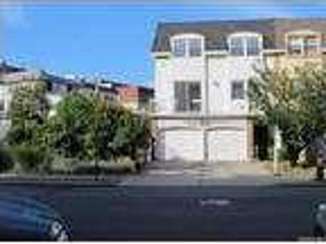 4 bedroom in Bayside NY 11360
