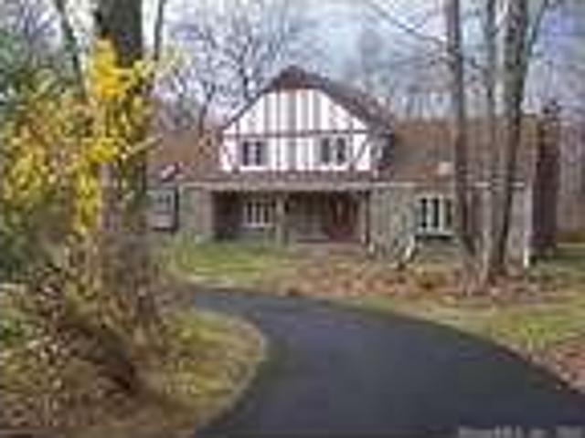 4 bedroom in Bethany Connecticut 06524