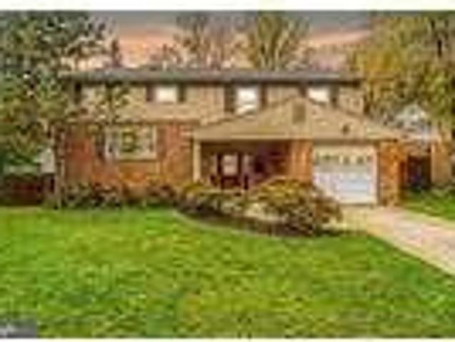 4 bedroom in Bethesda MD 20817