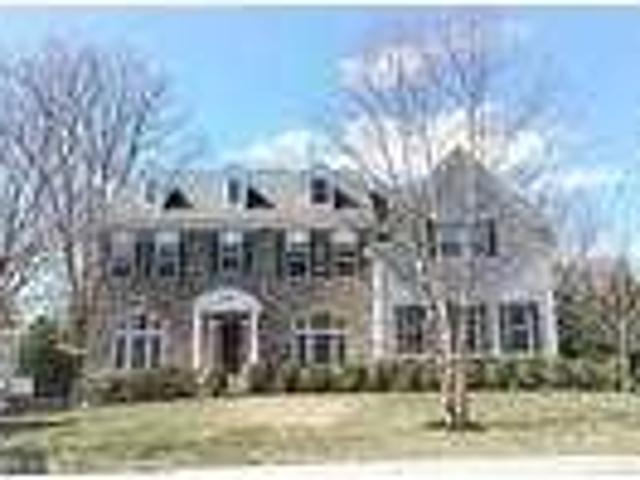 4 bedroom in Bethesda MD 20817