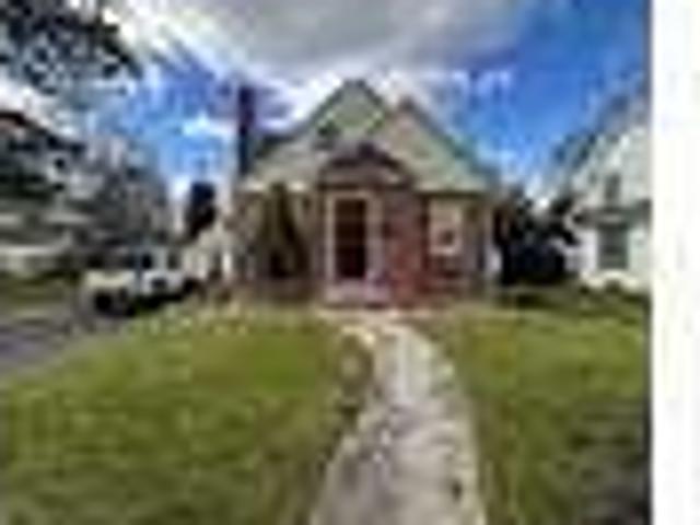 4 bedroom in Bethpage NY 11714