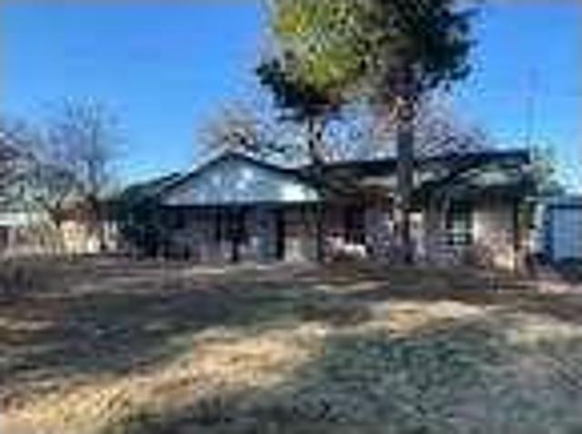 4 bedroom in Gainesville TX 76240