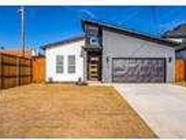 4 bedroom in Dallas TX 75212