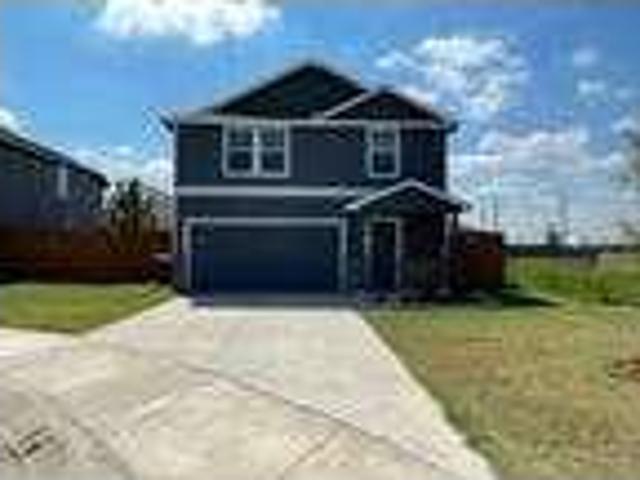 4 bedroom in Dallas Texas 75227