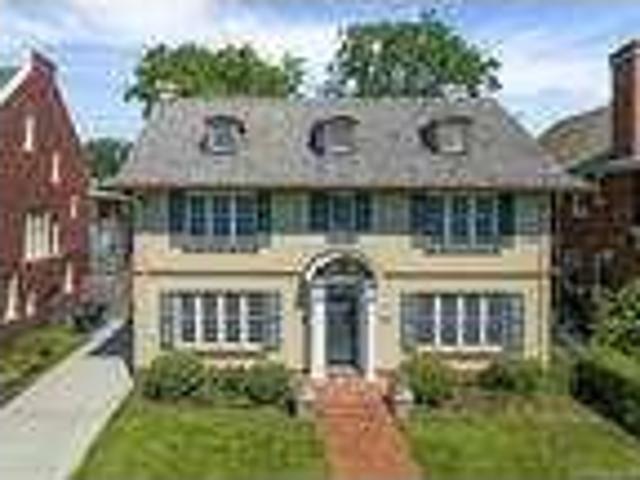 4 bedroom in Detroit Michigan 48202