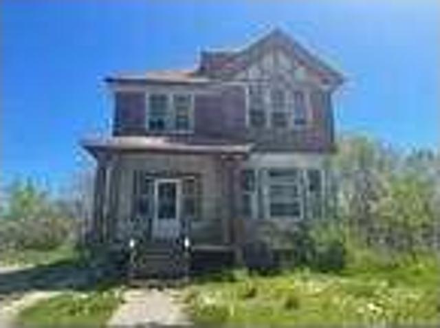 4 bedroom in Detroit Michigan 48214