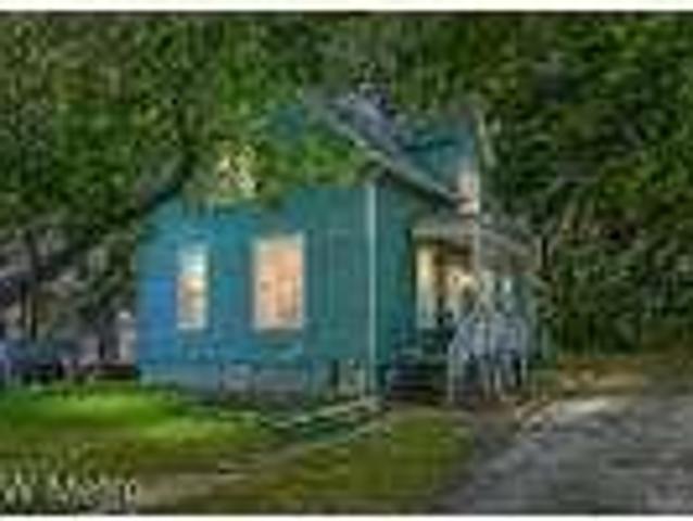 4 bedroom in Detroit Michigan 48219