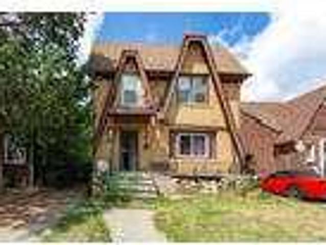4 bedroom in Detroit Michigan 48227