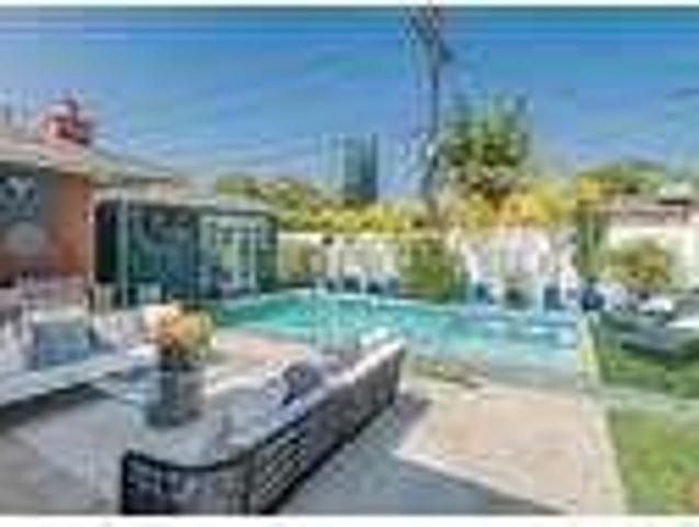 4 bedroom in Encino California 91316