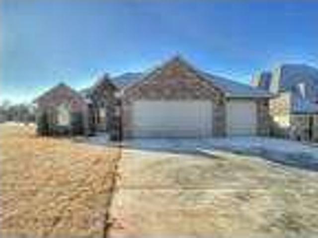 4 bedroom in Edmond Oklahoma 73034