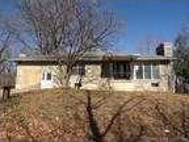 4 bedroom in Eldon MO 65026