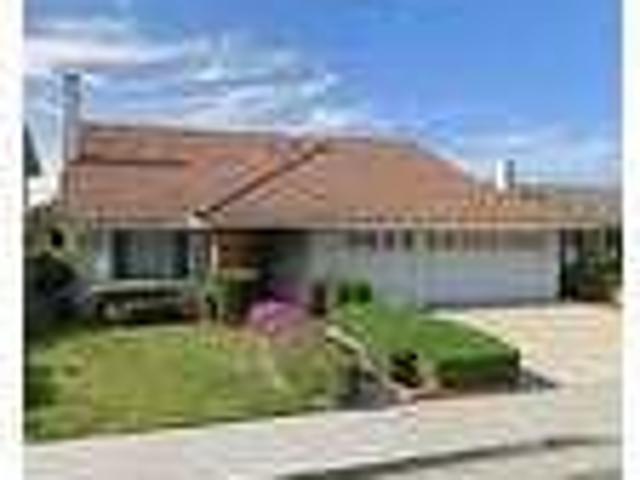 4 bedroom in Fountain Valley California 92708