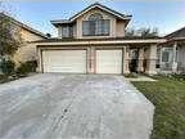 4 bedroom in Fontana CA 92336