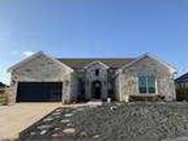 4 bedroom in Fredericksburg Texas 78624