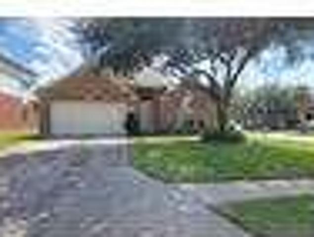 4 bedroom in Houston Texas 77065