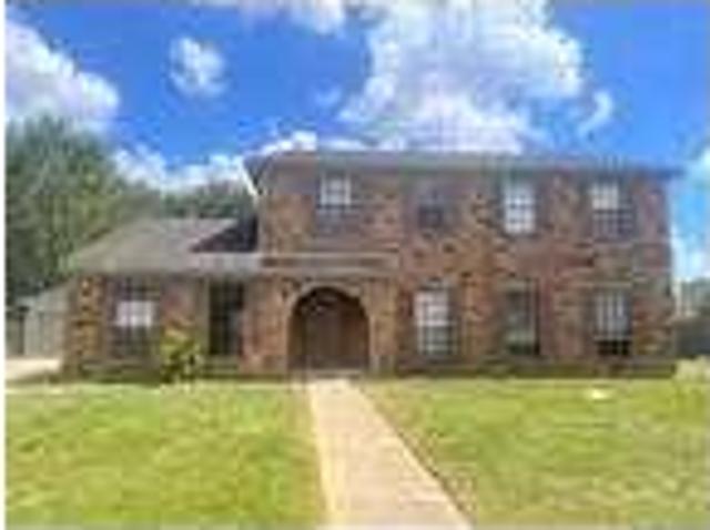 4 bedroom in Houston Texas 77066