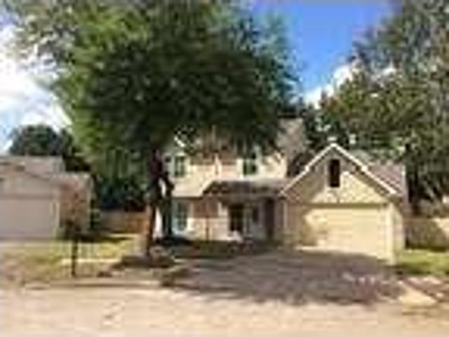 4 bedroom in Houston TX 77014