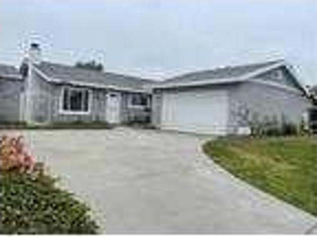 4 bedroom in Huntington Beach CA 92647