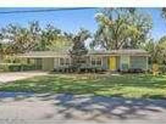 4 bedroom in Jacksonville FL 32217