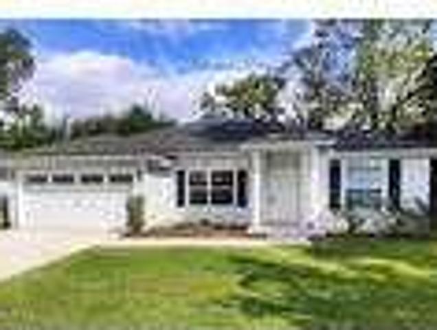 4 bedroom in Jacksonville Florida 32218