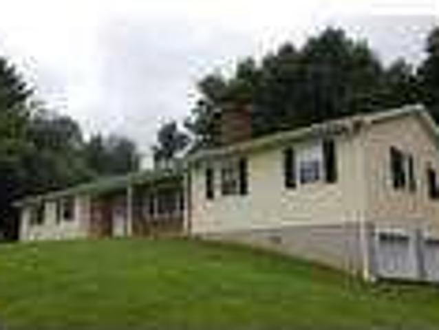 4 bedroom in Lovettsville Virginia 20180