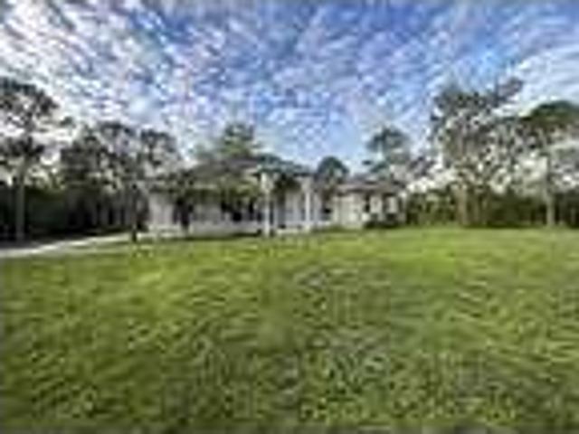 4 bedroom in Loxahatchee Florida 33470