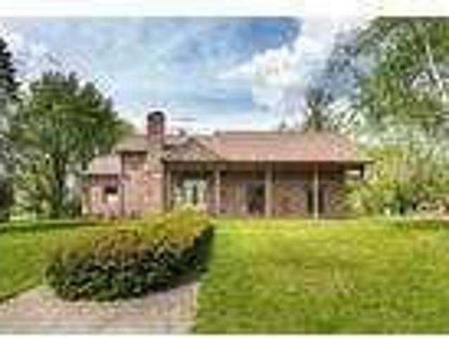 4 bedroom in Long Grove Illinois 60047
