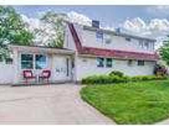 4 bedroom in Levittown New York 11756