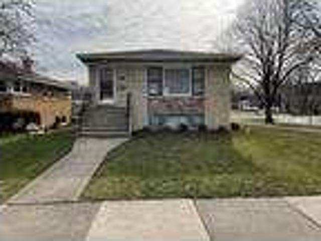 4 bedroom in Mount Prospect IL 60056