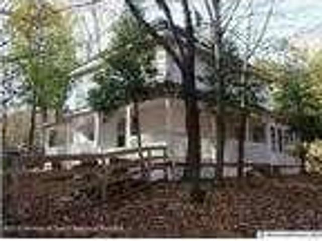 4 bedroom in Morganville New Jersey 07751