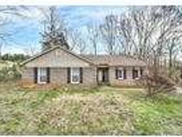 4 bedroom in Matthews NC 28104
