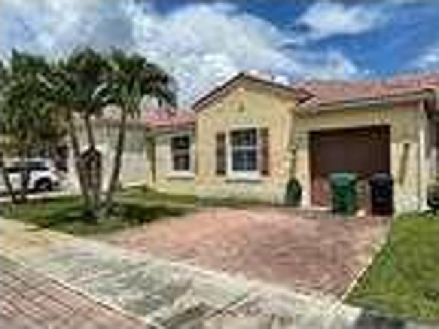 4 bedroom in Miami Florida 33185
