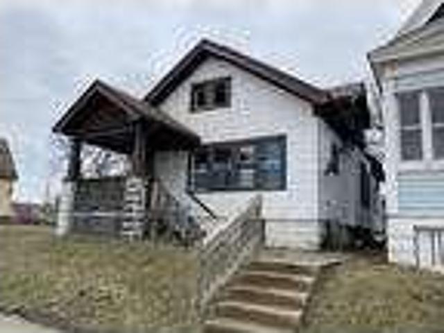 4 bedroom in Milwaukee WI 53210