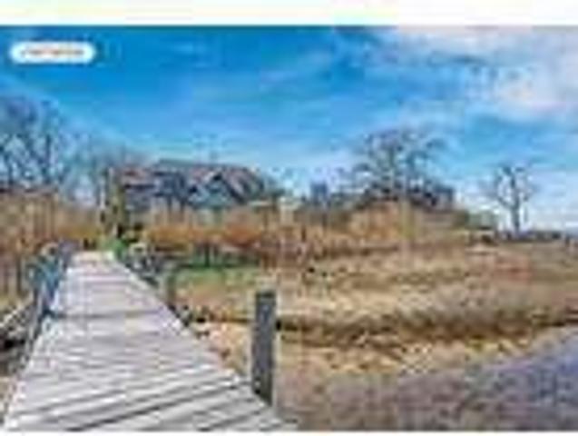 4 bedroom in Southampton NY 11968