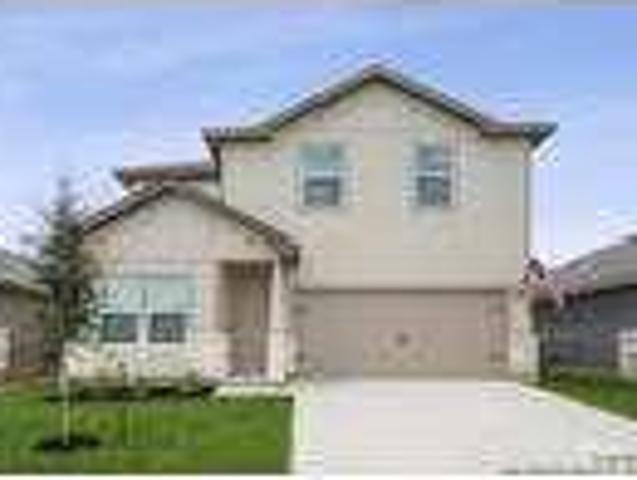4 bedroom in Saint Hedwig Texas 78152