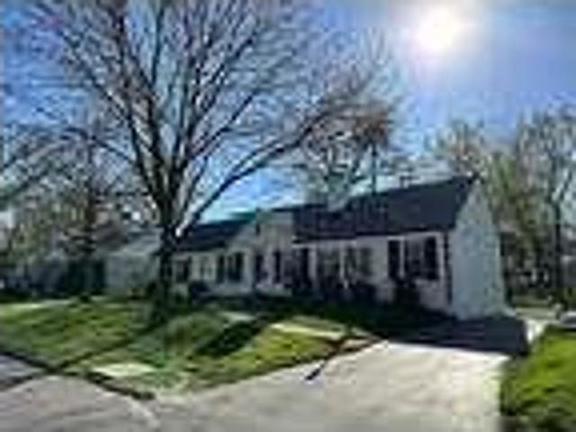 4 bedroom in Saint Louis MO 63122