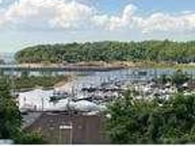 4 bedroom in Sea Cliff NY 11579
