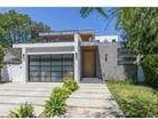 4 bedroom in Sherman Oaks California 91403