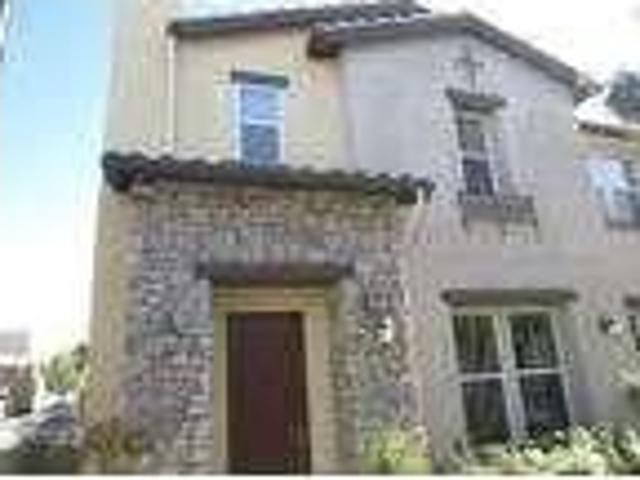 4 bedroom in Simi Valley CA 93063